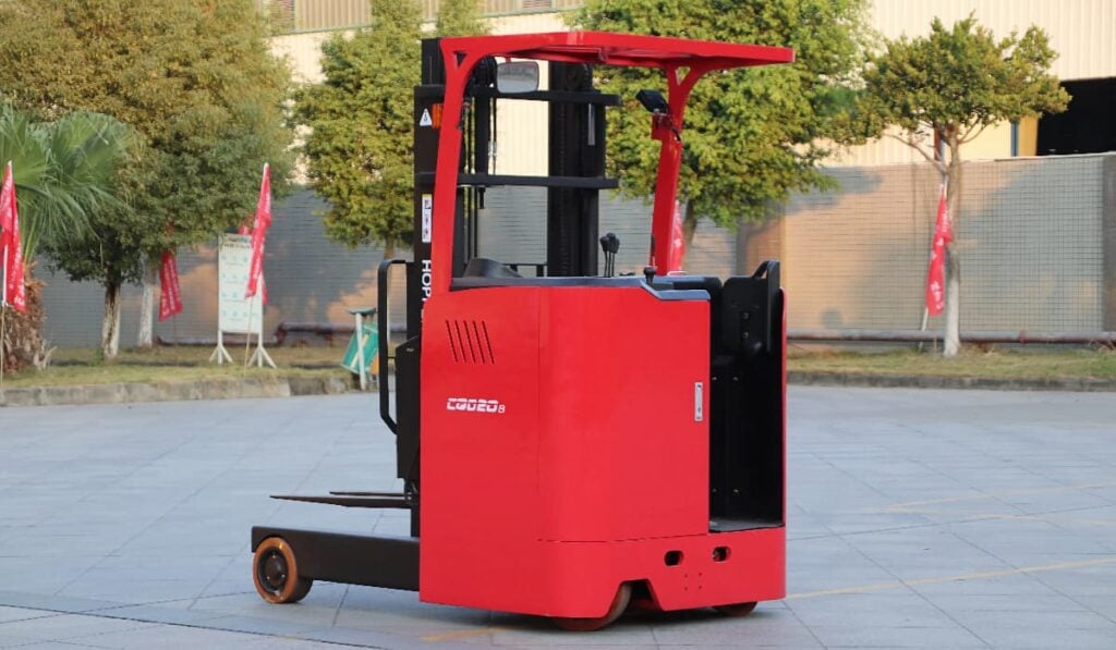 Step-by-Step Guide: How to Operate a Stand-Up Forklift Safely ...